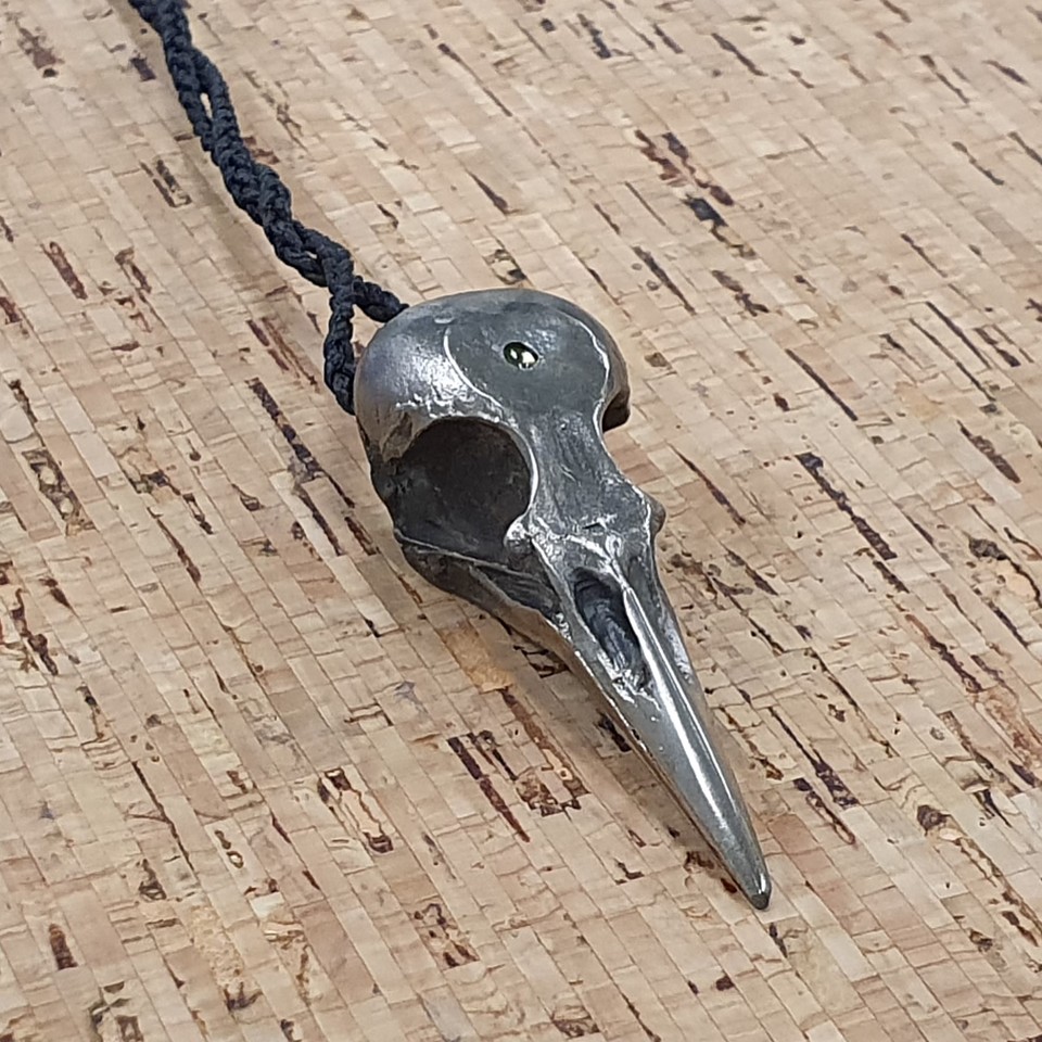 J20 - Tui/Prion Skull Pendant - Ninjaflower
